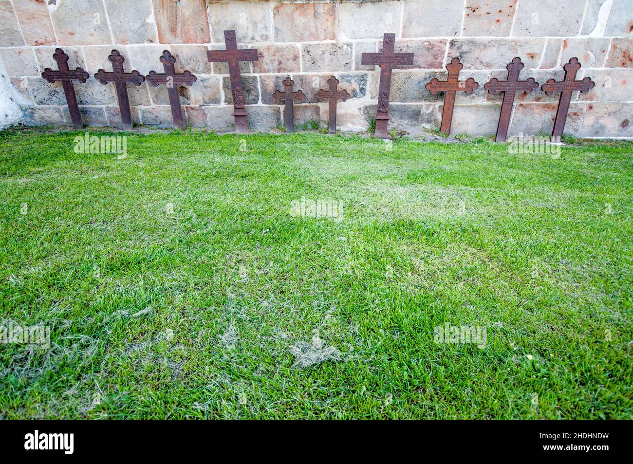 Lawn cemeteries hi-res stock photography and images - Alamy