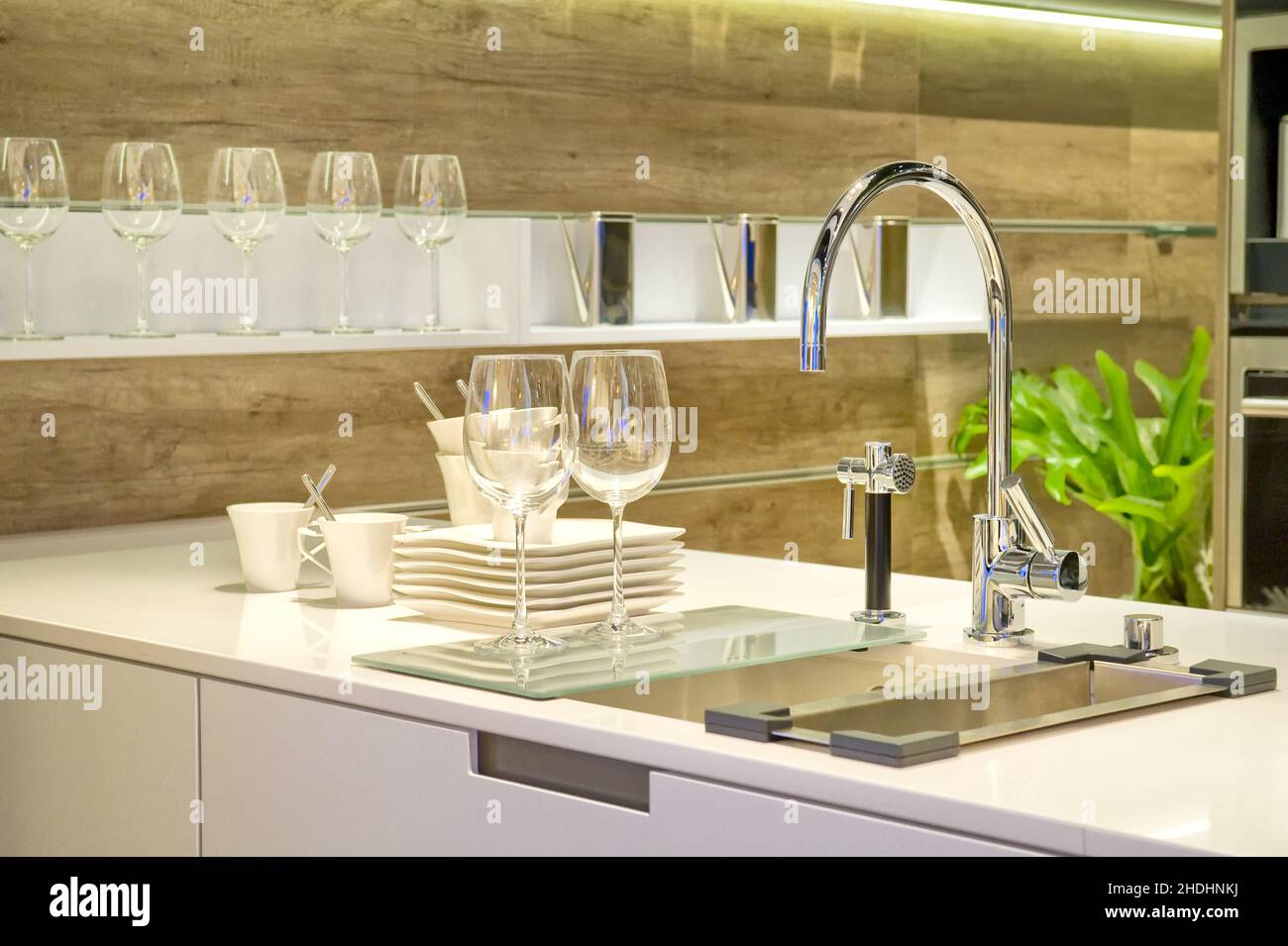 kitchen, built in kitchen, sink, kitchens, sinks Stock Photo - Alamy