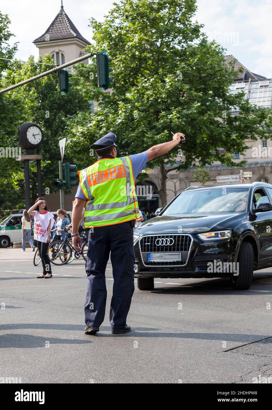 traffic control, traffic policeman, traffic controls Stock Photo - Alamy