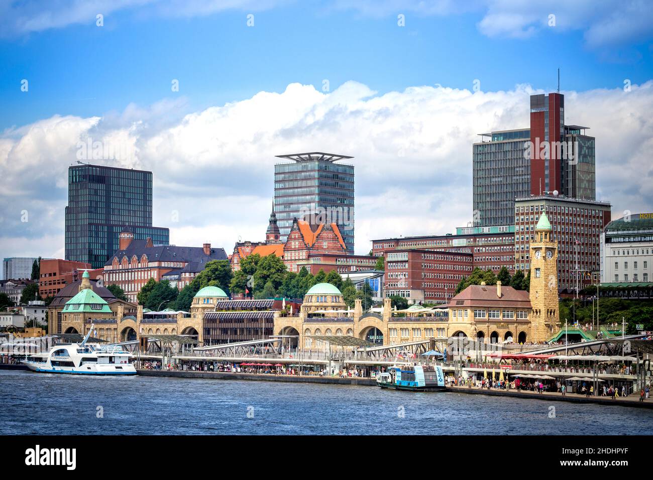 Hamburg scenes hi-res stock photography and images - Alamy