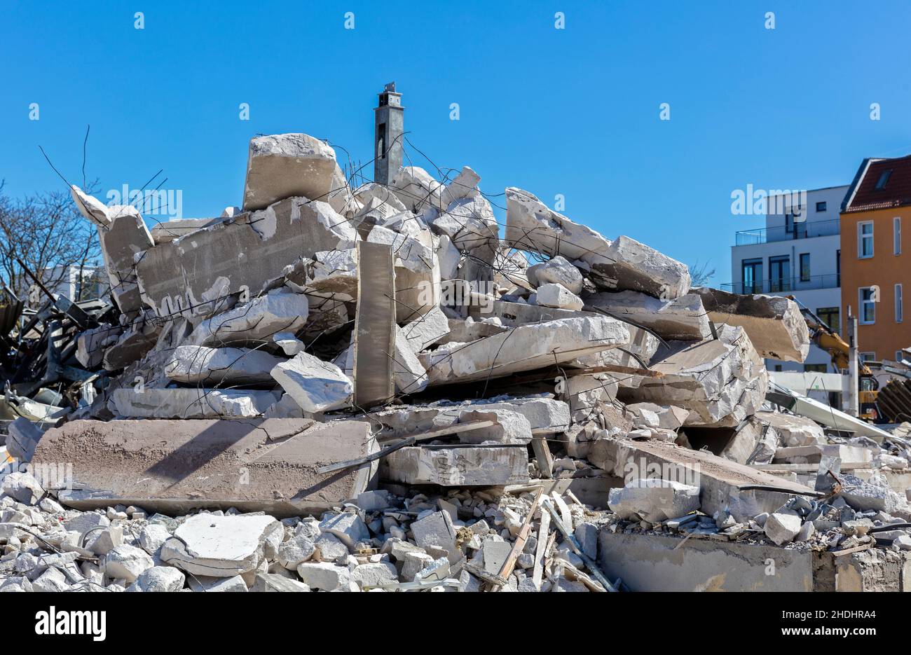 Destructions hi-res stock photography and images - Alamy