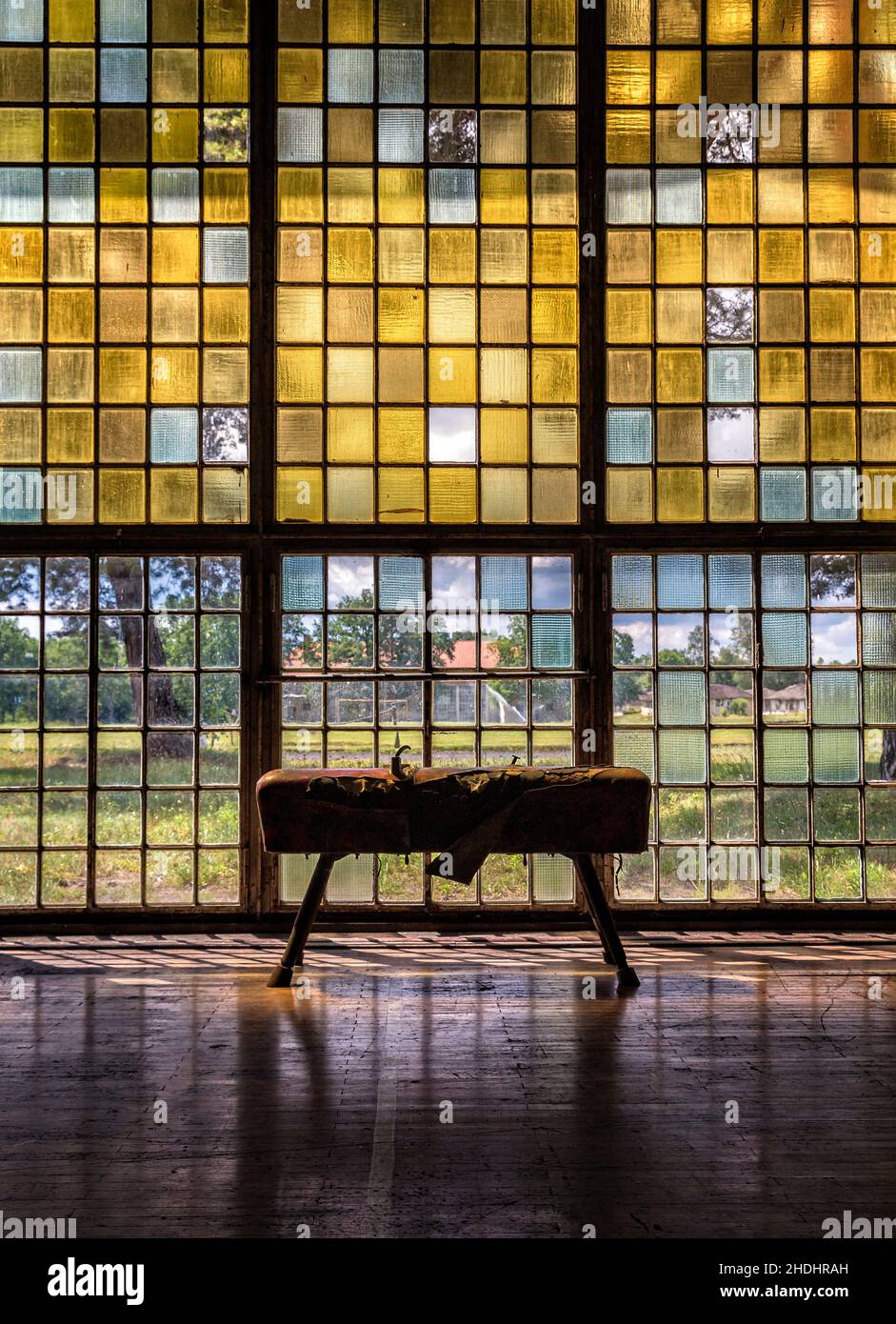 old ruin, dilapidated, buck, gym, glass brick, old ruins, bad condition ...