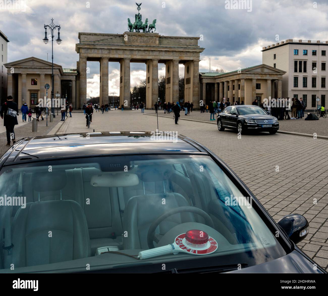brandenburg gate, police, physical protection, brandenburg gates ...