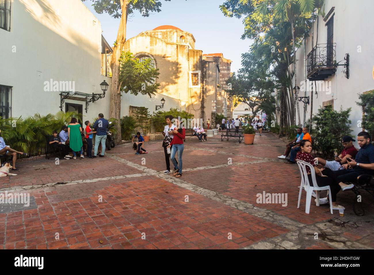 SANTO DOMINGO, DOMINICAN REPUBLIC - DECEMBER 2, 2018: Pedestrian street ...