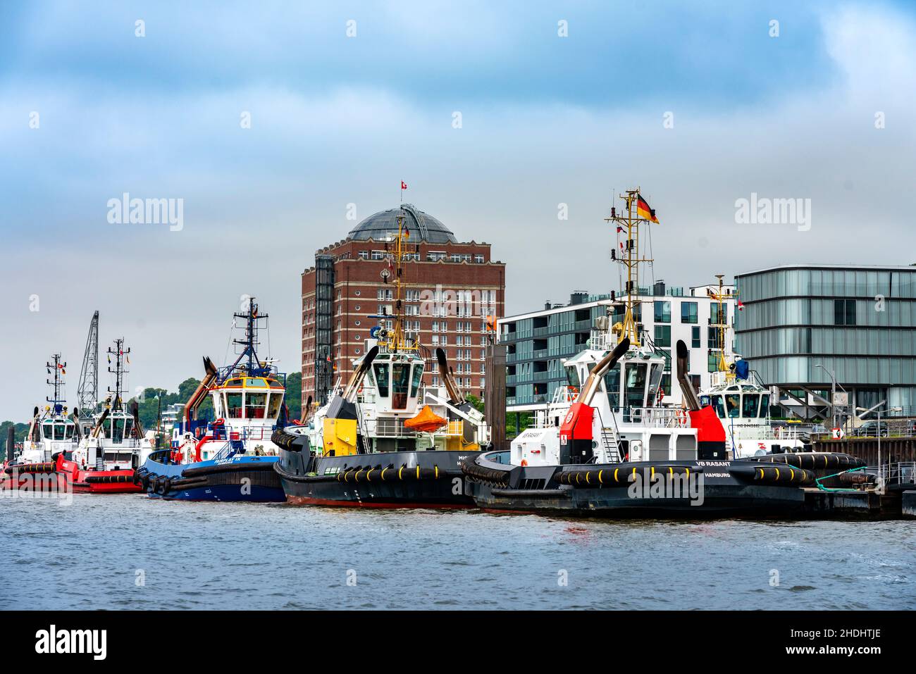 Harbour tugs hi-res stock photography and images - Alamy