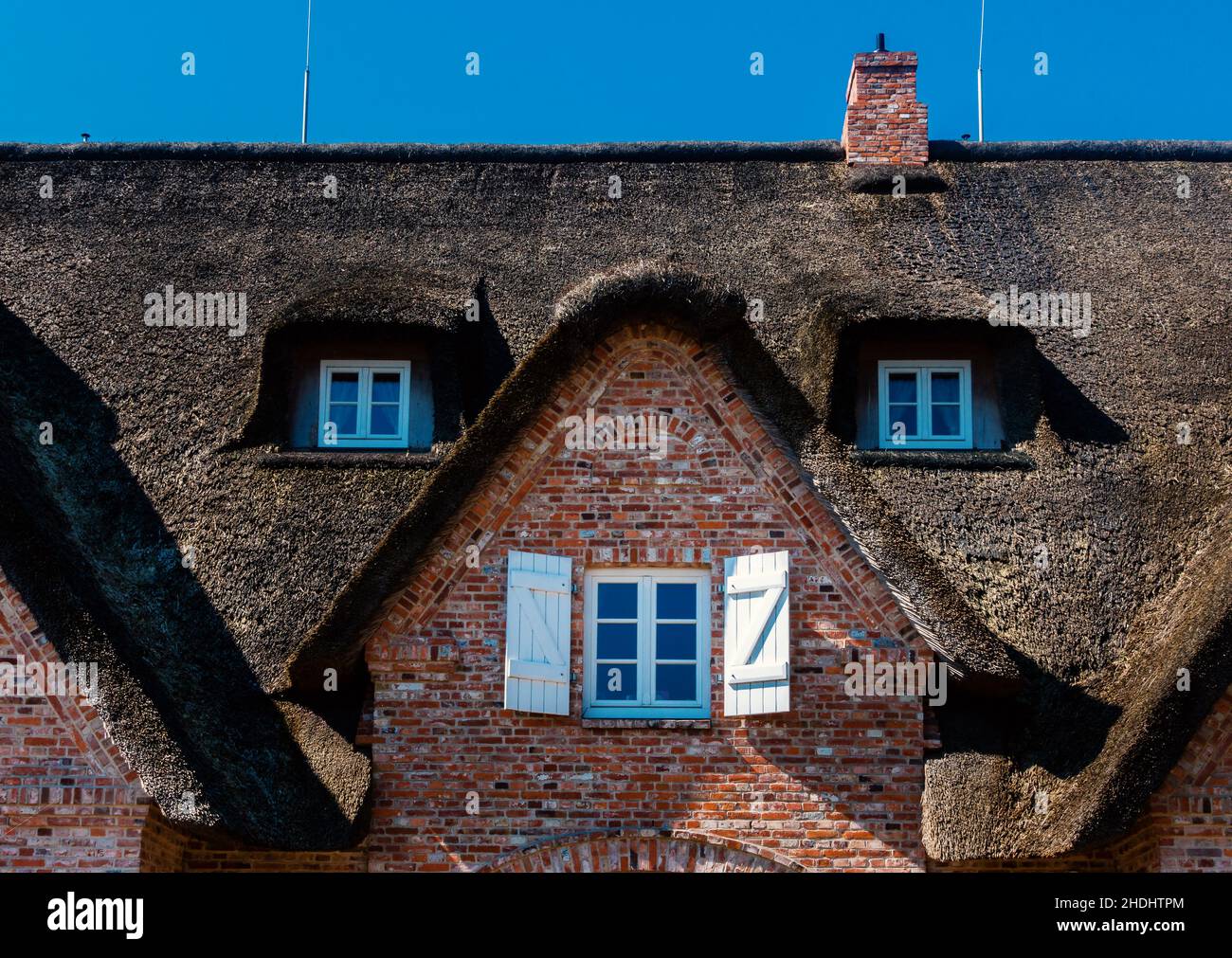 attic, thatch roof, brick building, attics, roof top, thatch roofs ...