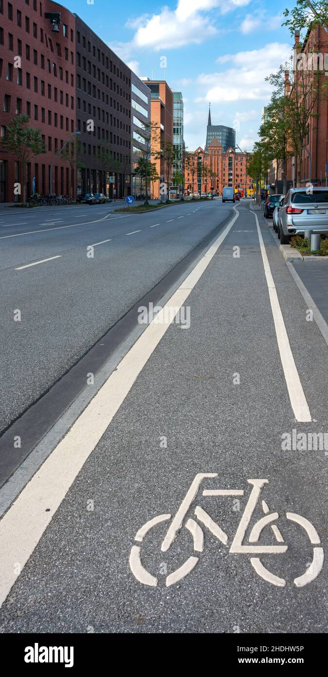 Cycle lane markers hi-res stock photography and images - Alamy