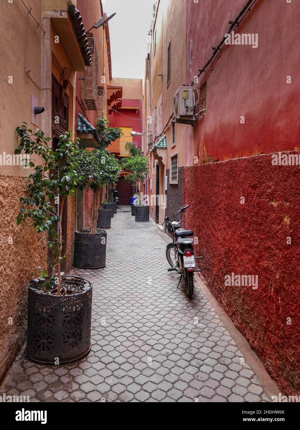 Marrakesh alleys hi-res stock photography and images - Alamy