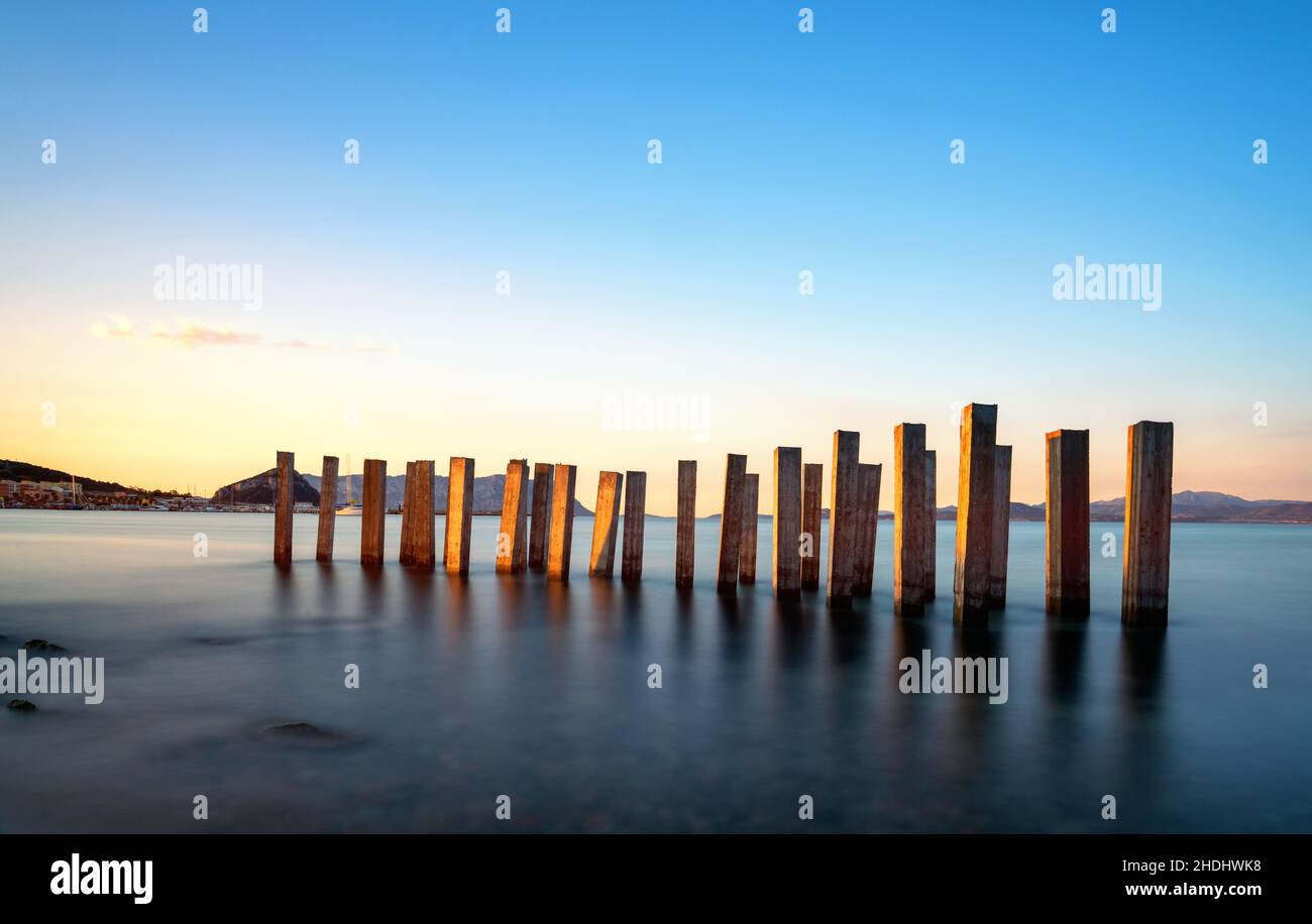 waterbreak, concrete piers, waterbreaks Stock Photo - Alamy