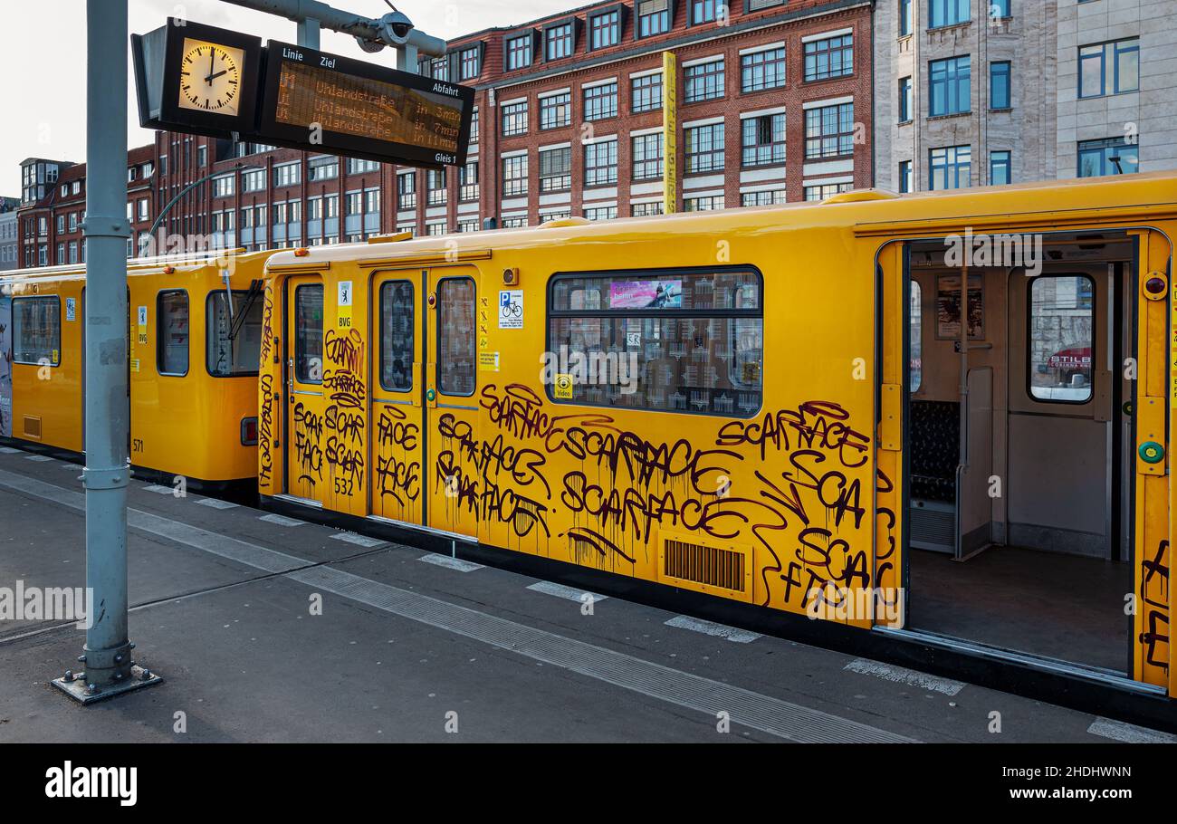 subway train, graffiti, property damage, subway trains, graffitis ...