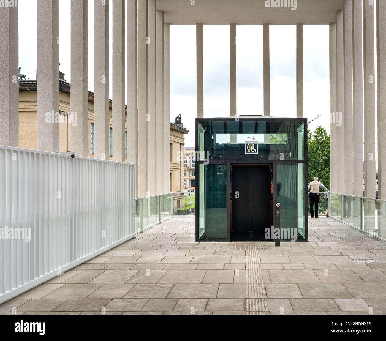James gallery hi-res stock photography and images - Alamy