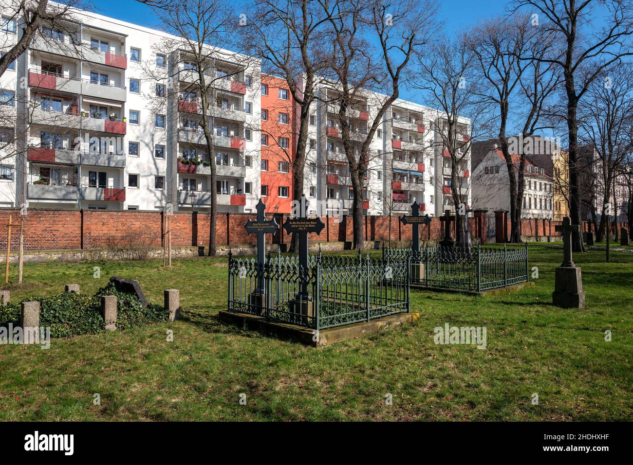 Berlin cemeteries hi-res stock photography and images - Alamy