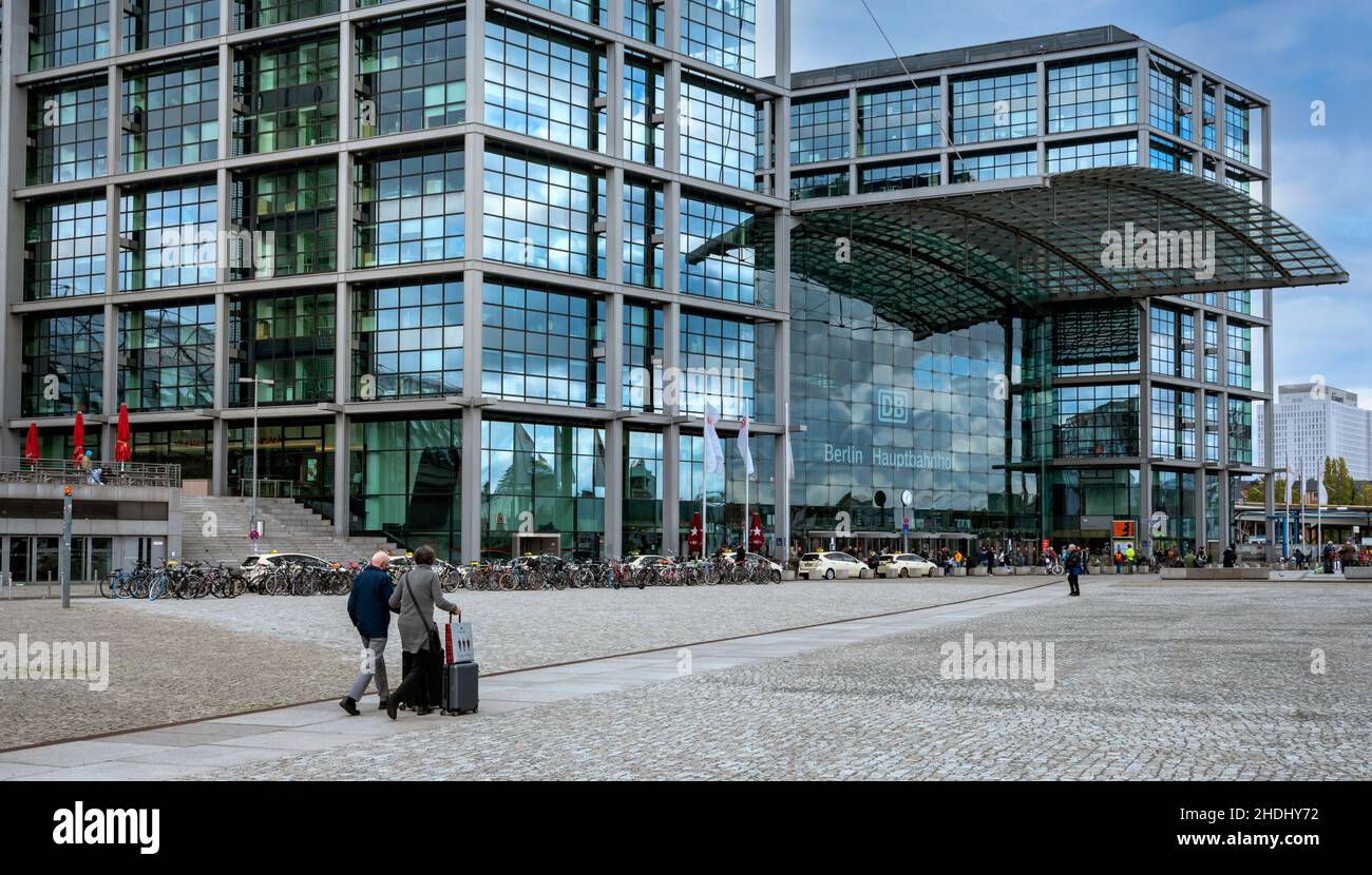 berlin, main station, travelers, main stations, traveler Stock Photo ...
