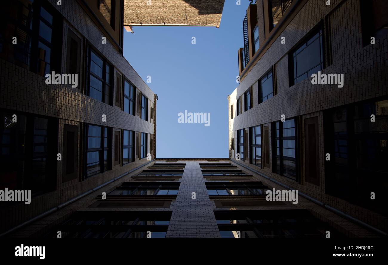 Four walls hi-res stock photography and images - Alamy