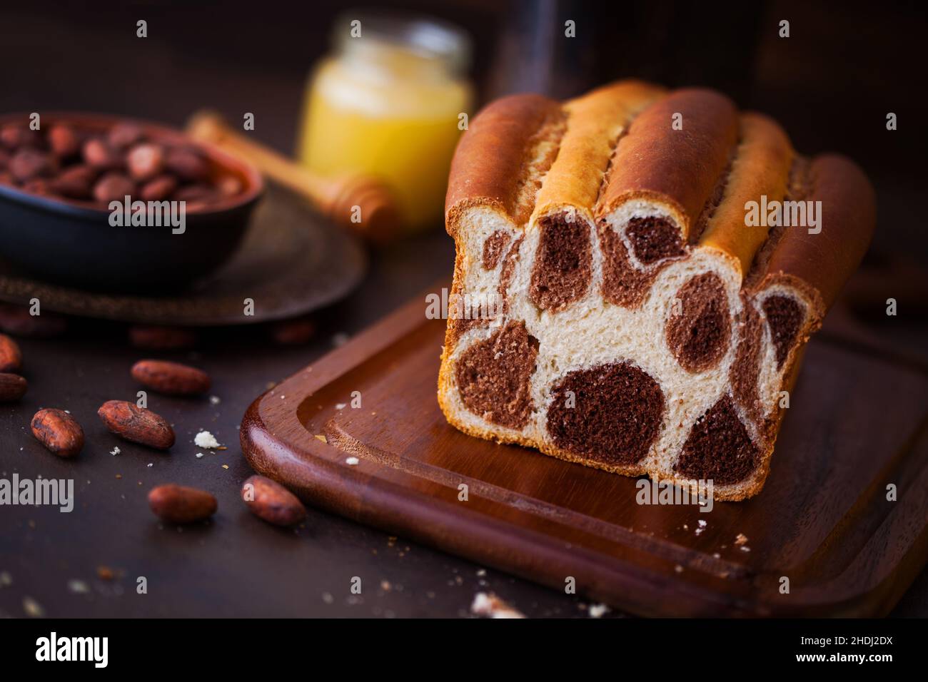 Leopard cake hi-res stock photography and images - Alamy