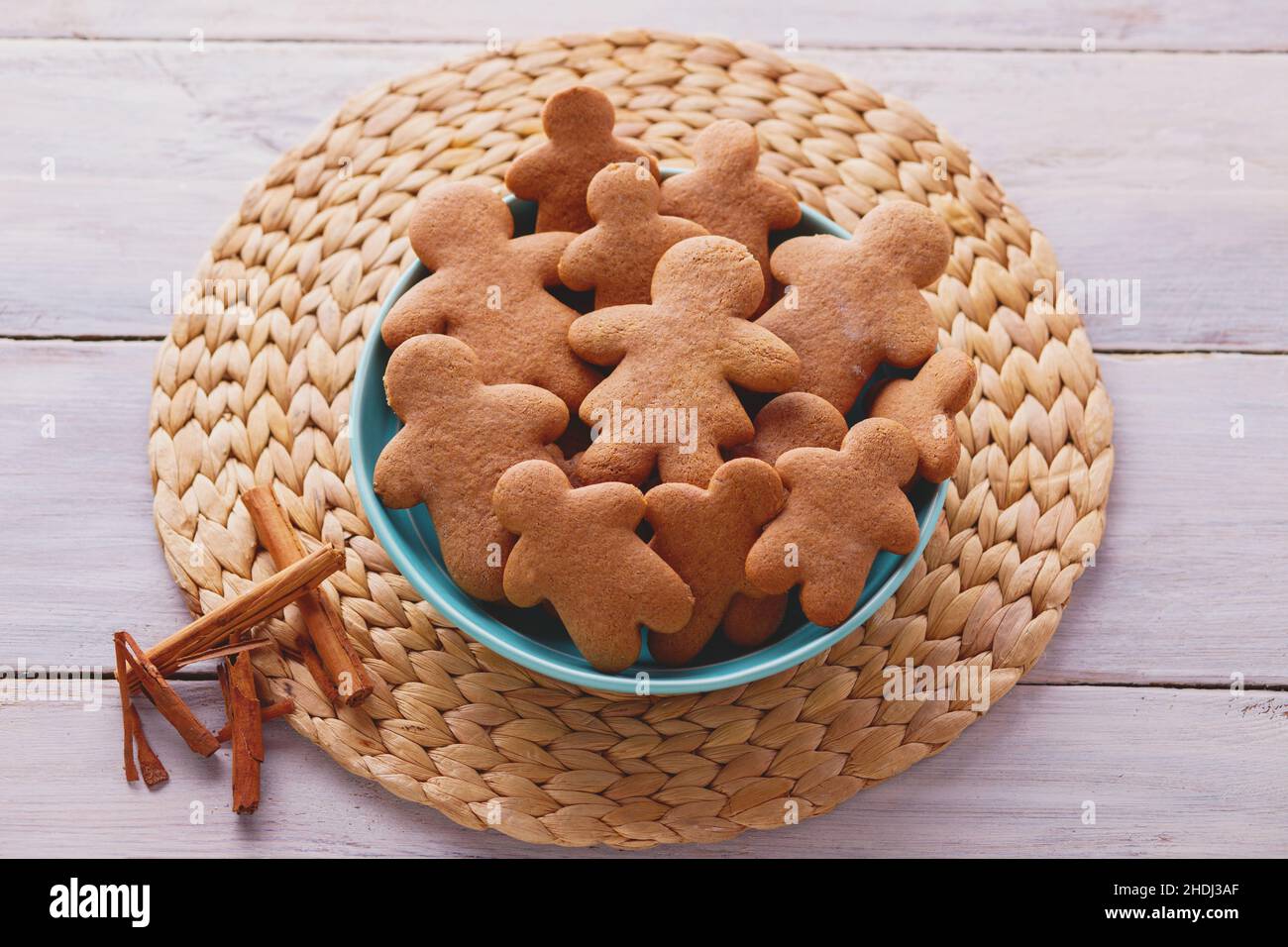christmas cookies, gingerbread man, christmas biscuit, gingerbread men ...