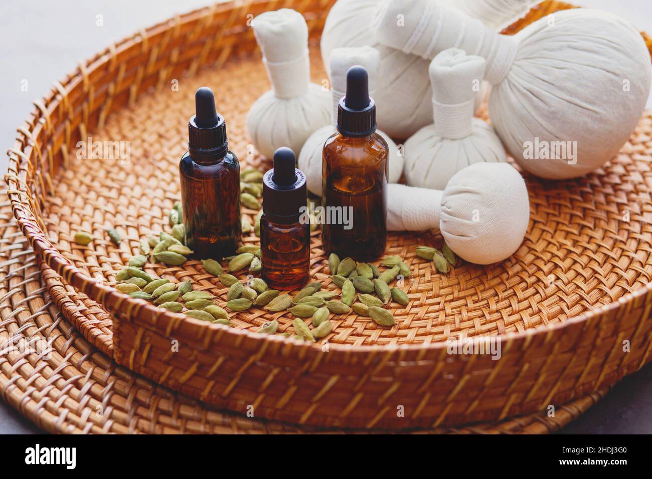 herbal massage, cardamom, aromatherapy, herbal massages, cardamoms ...