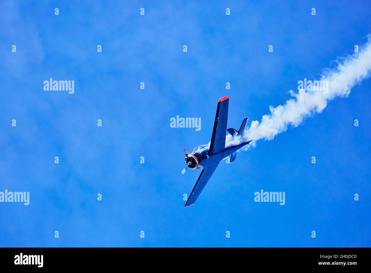 Machine aviation hi-res stock photography and images - Alamy