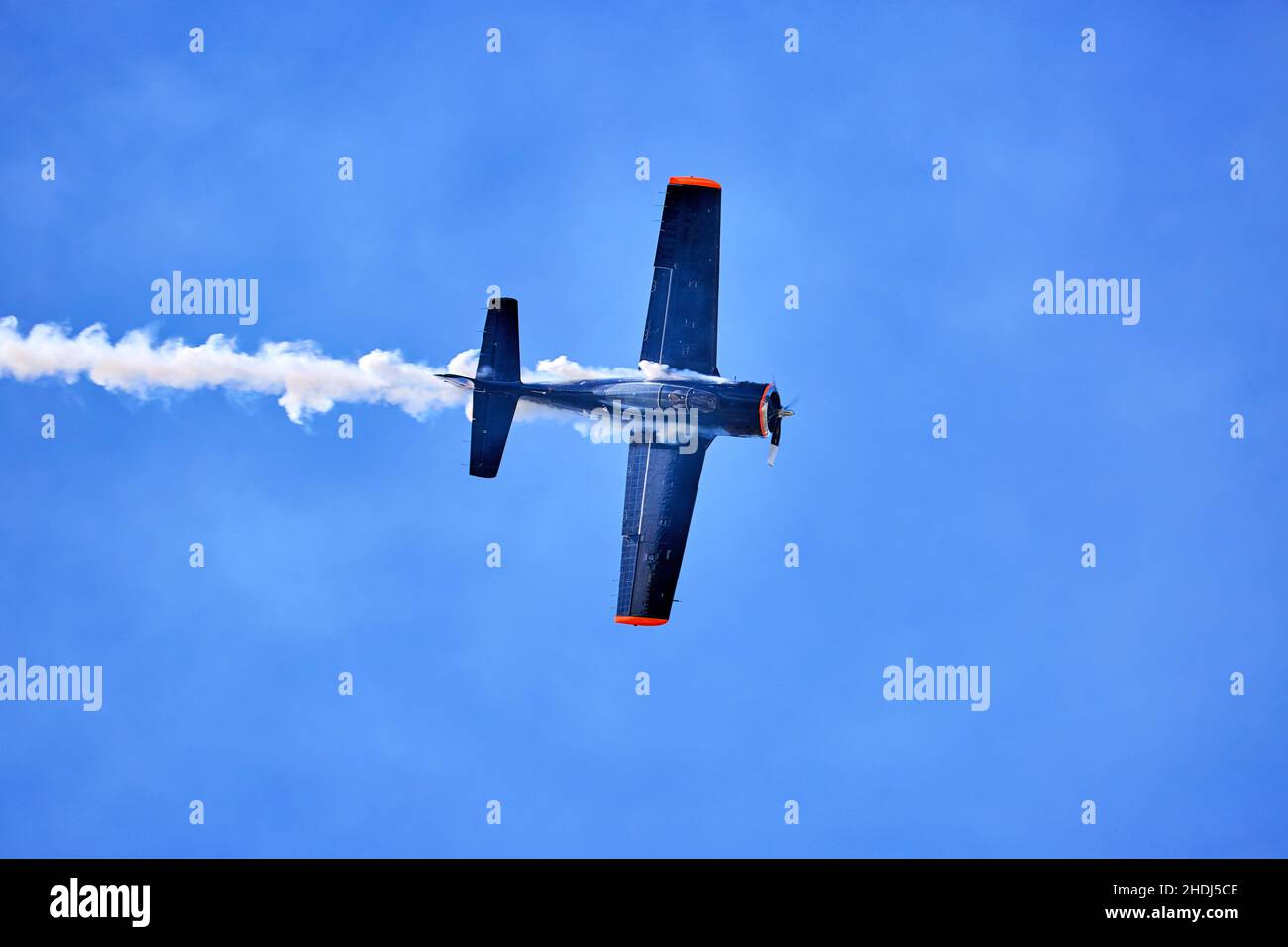 Old flying machine hi-res stock photography and images - Alamy