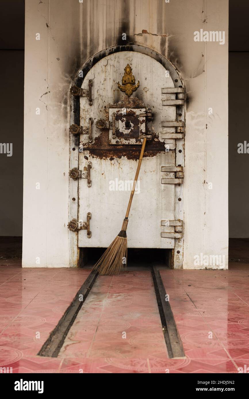 buddhism, cremation, crematorium, buddhisms Stock Photo - Alamy