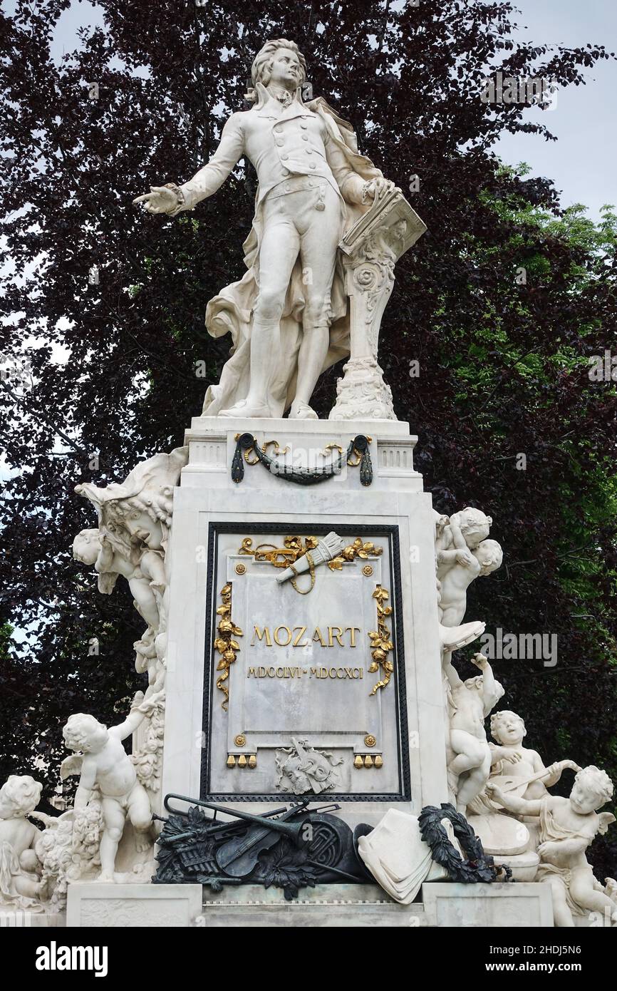 mozart monument, mozart, mozart monuments, mozarts Stock Photo - Alamy
