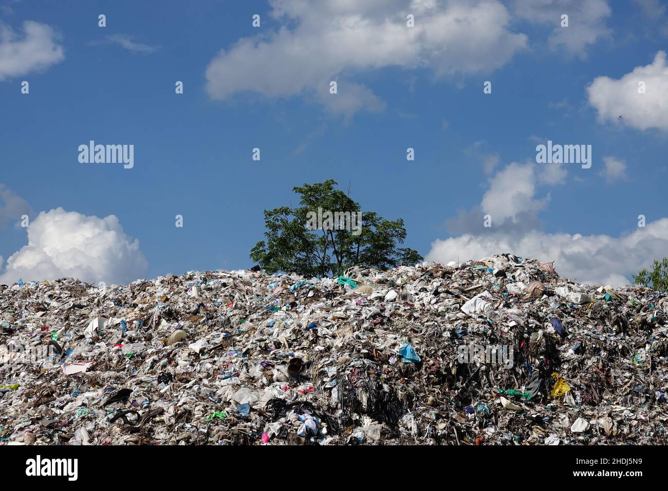 Waste landfills hi-res stock photography and images - Alamy