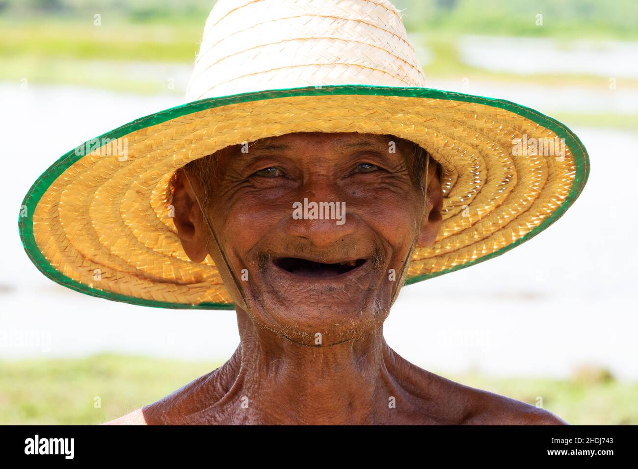 Toothless old man hi-res stock photography and images - Alamy