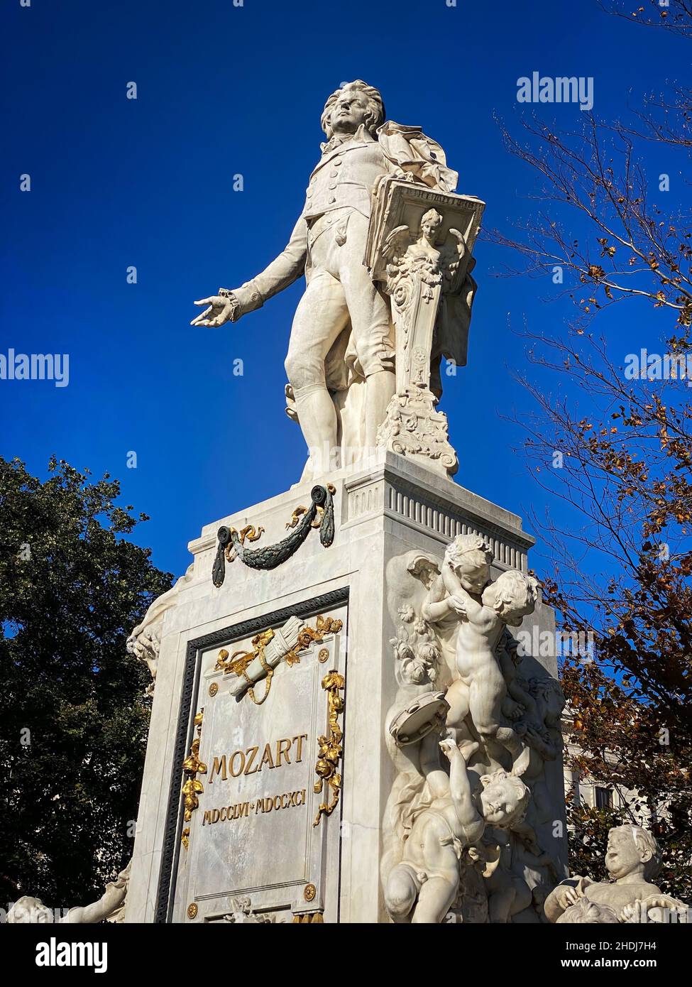 mozart, mozart monument, mozarts Stock Photo - Alamy