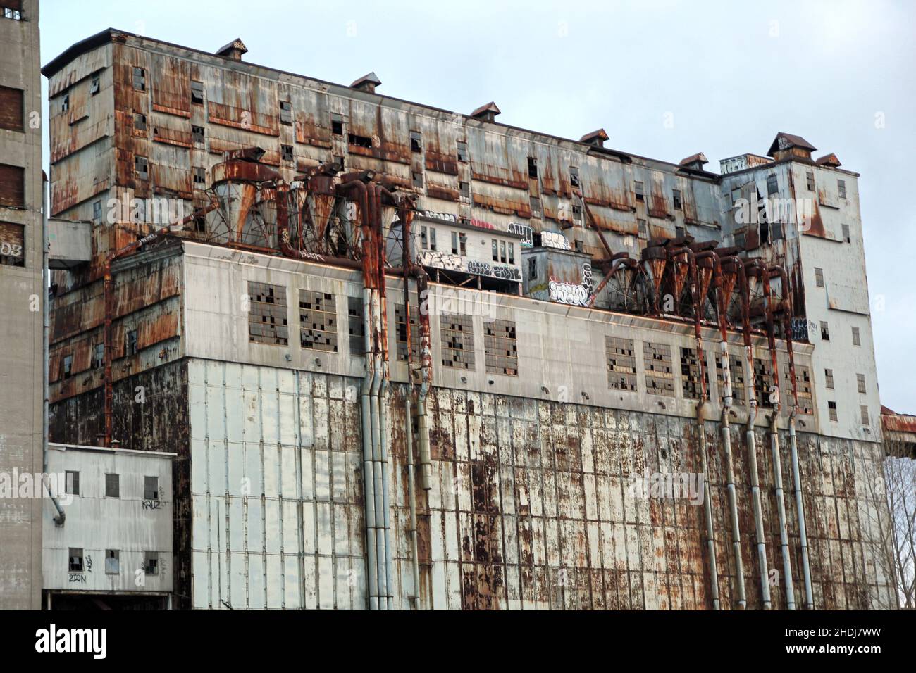 Broken factory tower hi-res stock photography and images - Alamy