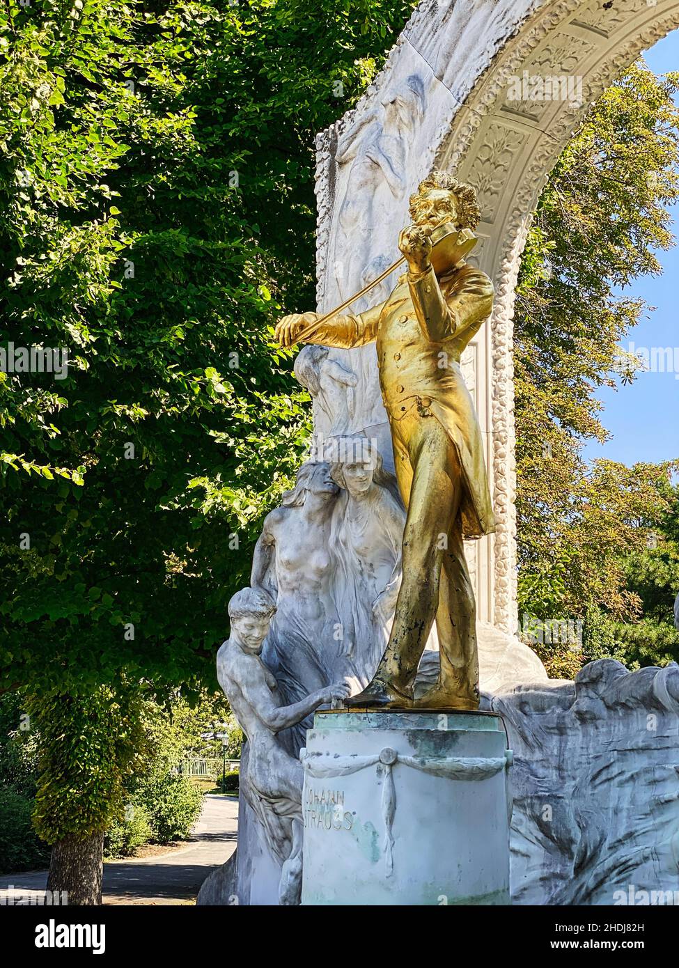 johann strauss monument Stock Photo - Alamy