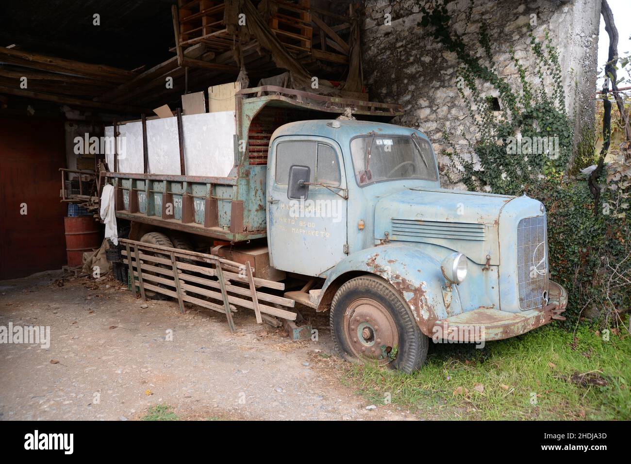 Classic trucks hi-res stock photography and images - Alamy