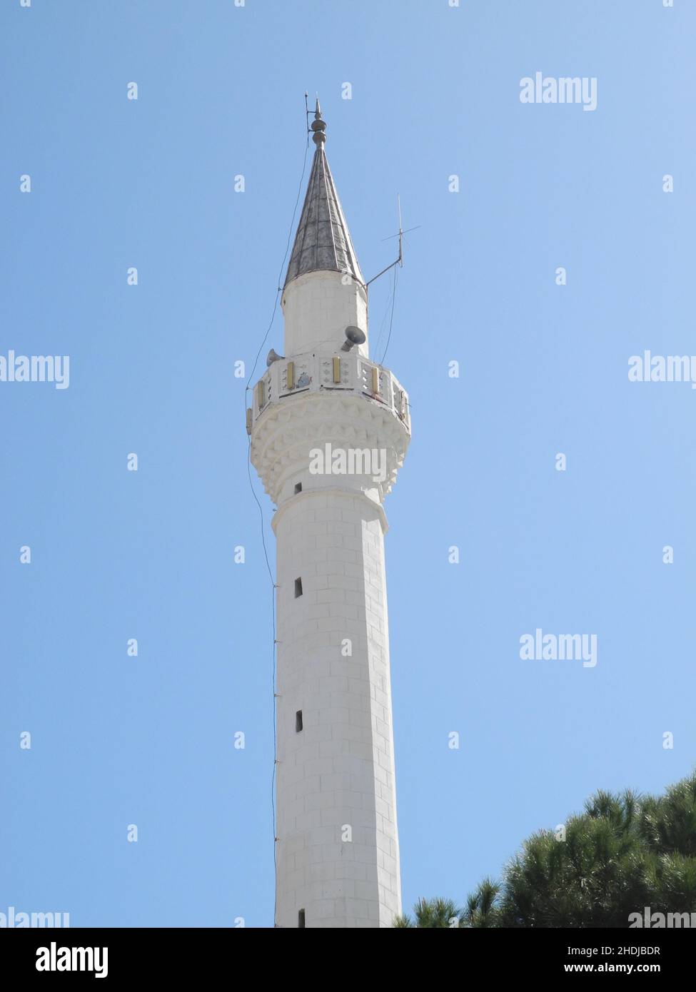 Mosque single minaret tower hi-res stock photography and images - Alamy