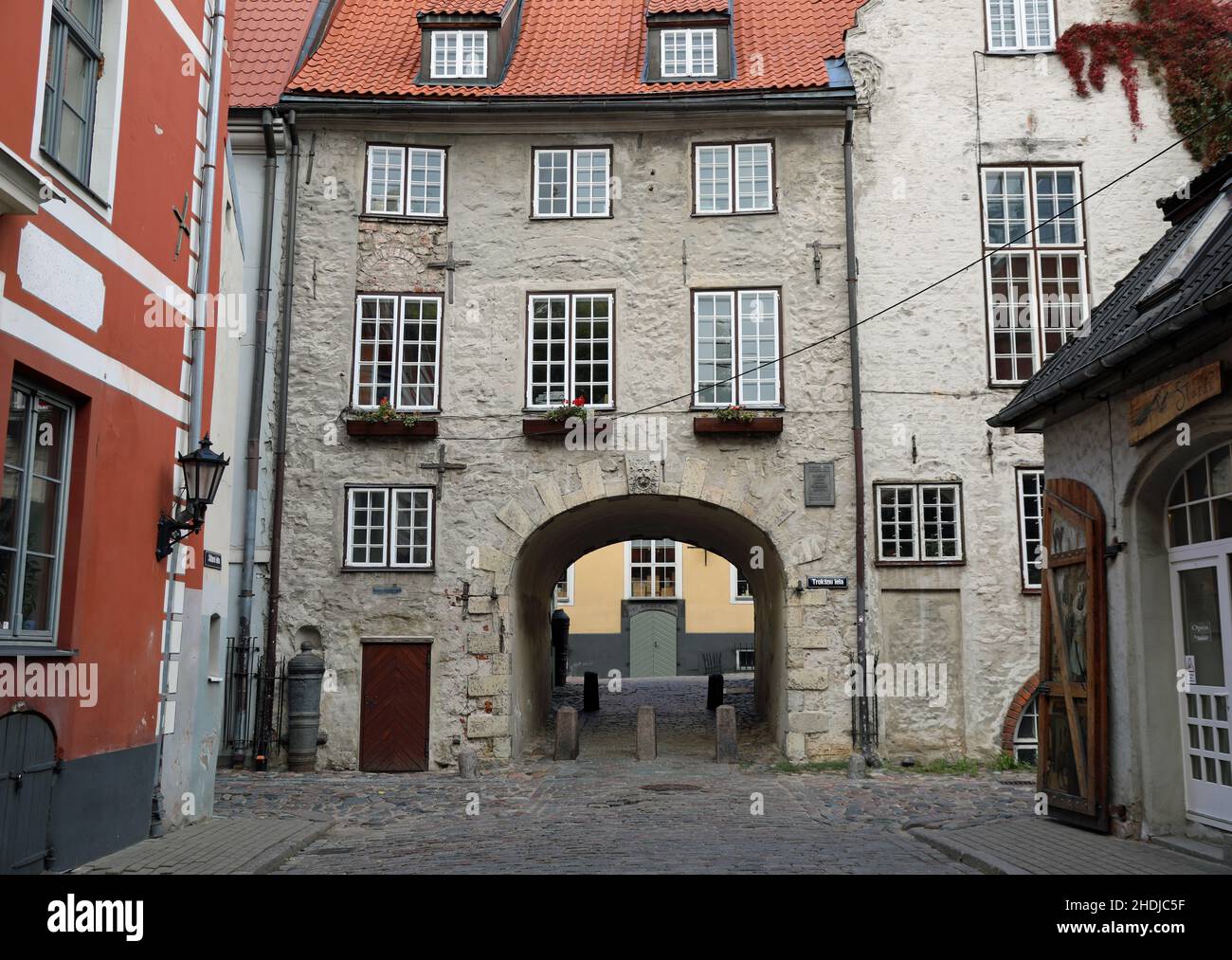 Swedish Gate built in the old town walls of Riga in 1698 Stock Photo ...