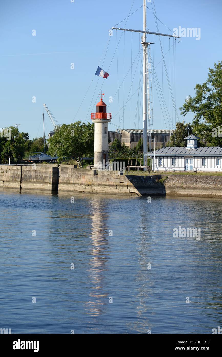 Harbor harbours lighthouse sailing hi-res stock photography and images ...