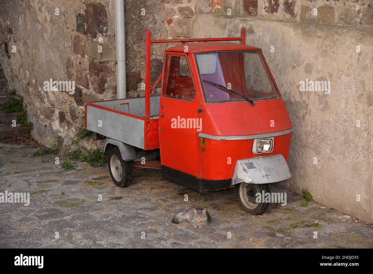 Delivery tricycle hi-res stock photography and images - Alamy