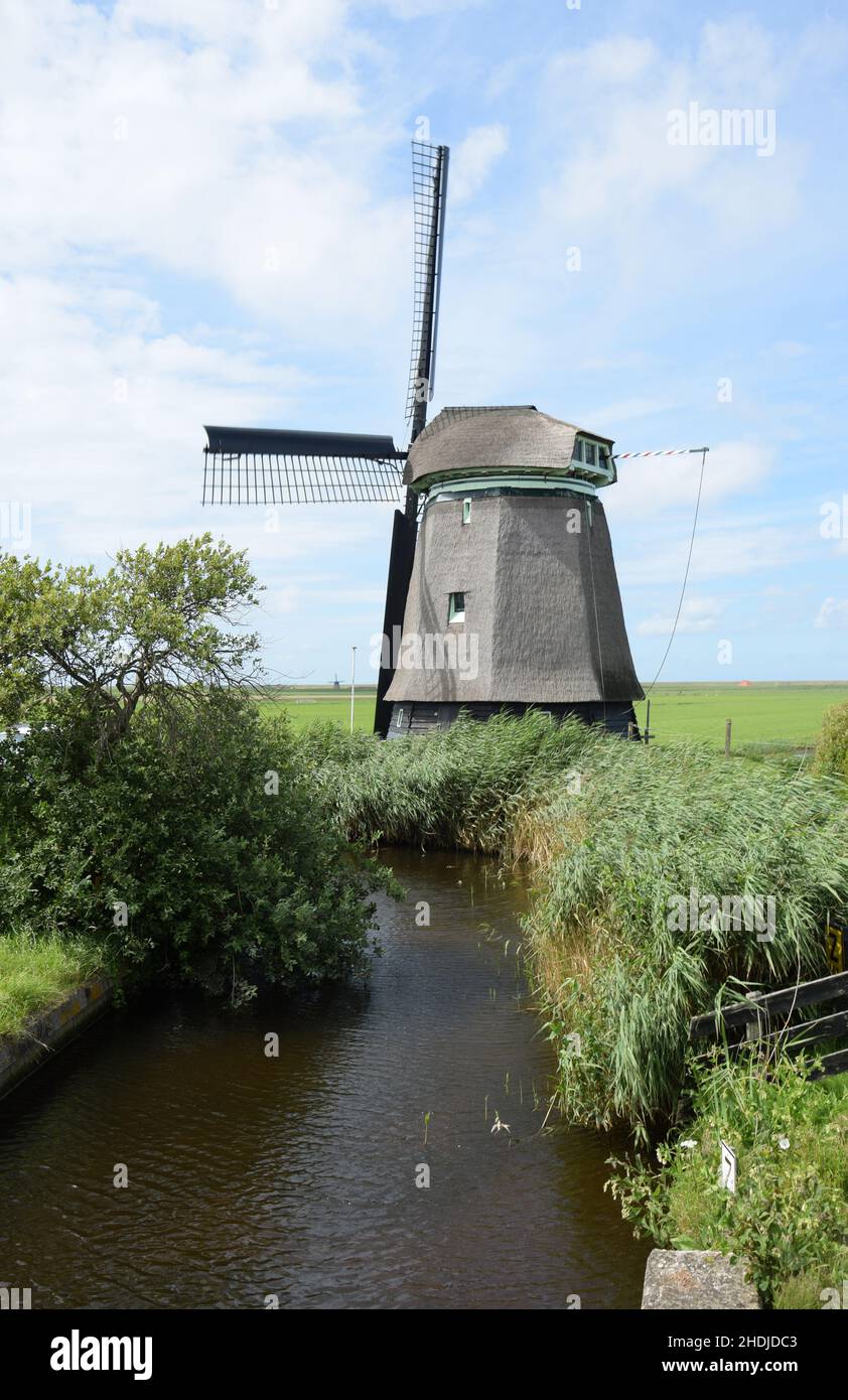Windmill landscapes hi-res stock photography and images - Alamy