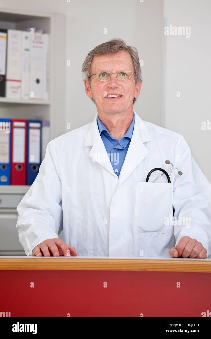 Doctors receptionist hi-res stock photography and images - Alamy