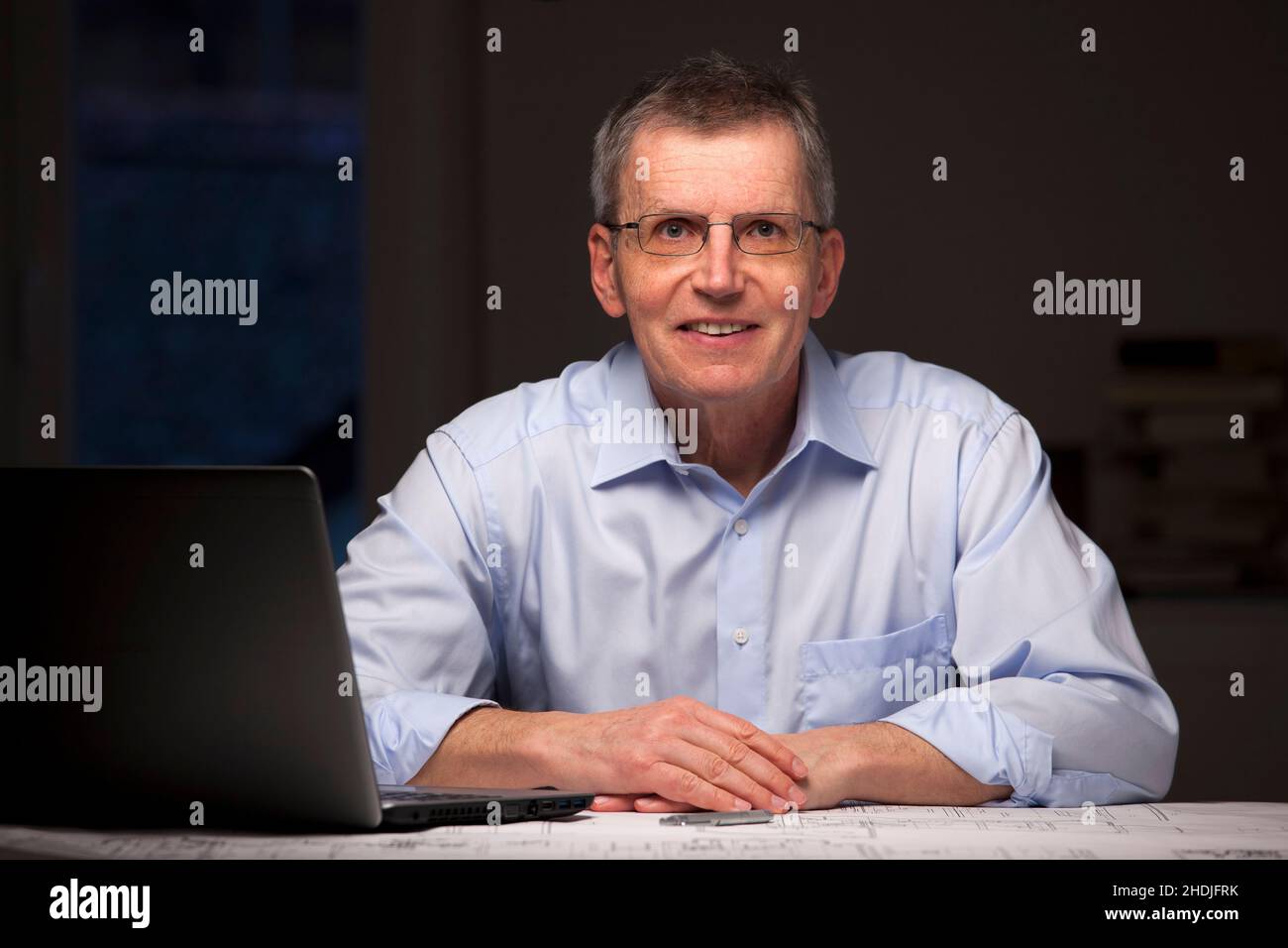 portrait, desk, architect, portraits, desks, architects Stock Photo - Alamy
