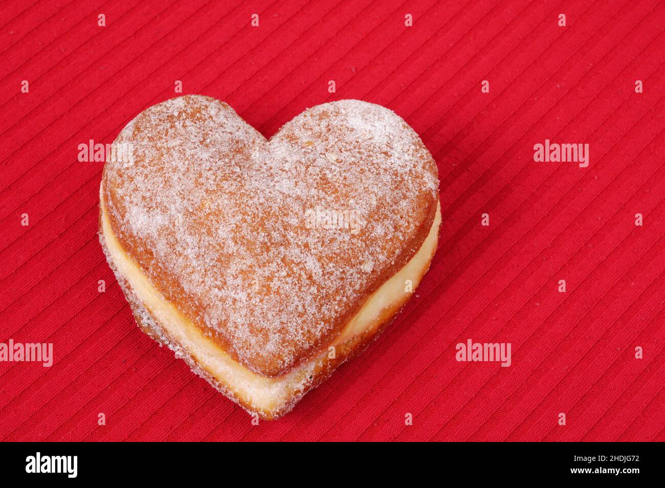 Heart donuts hi-res stock photography and images - Alamy