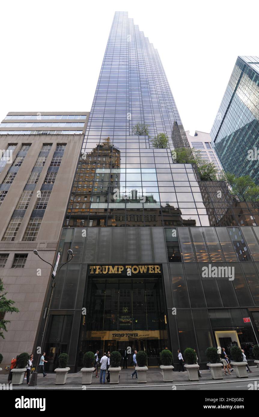 Manhattan's trump tower hi-res stock photography and images - Alamy