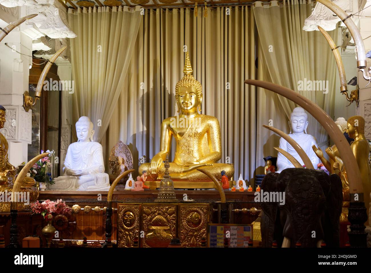 sri dalada maligawa Stock Photo - Alamy