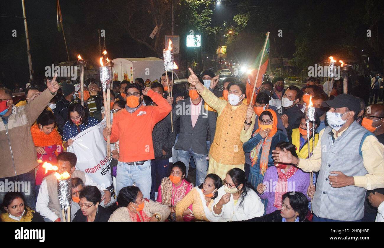 Kolkata, India. 06th Jan, 2022. BJP women workers Mashal rally (torch ...