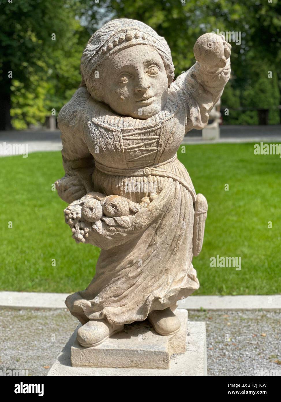 Dwarf sculpture hi-res stock photography and images - Alamy