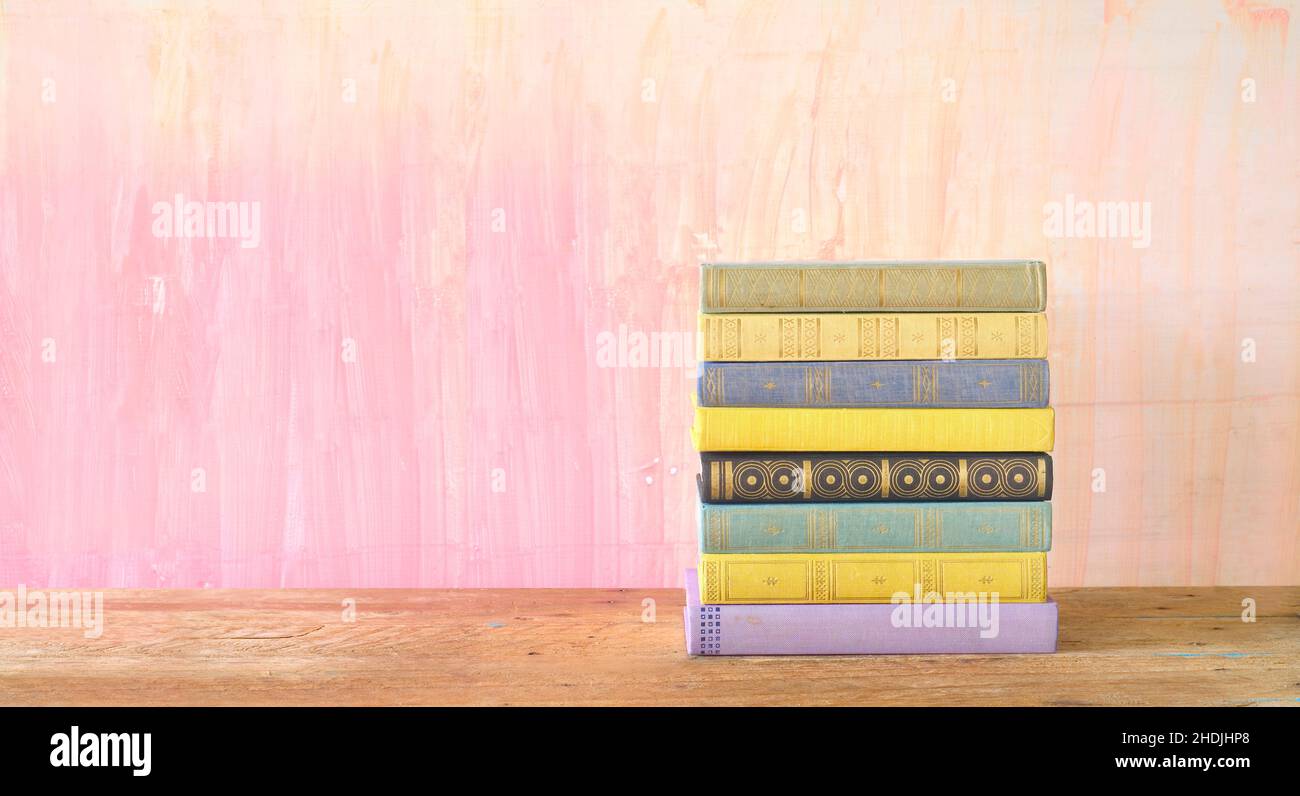 Stacking books hi-res stock photography and images - Alamy