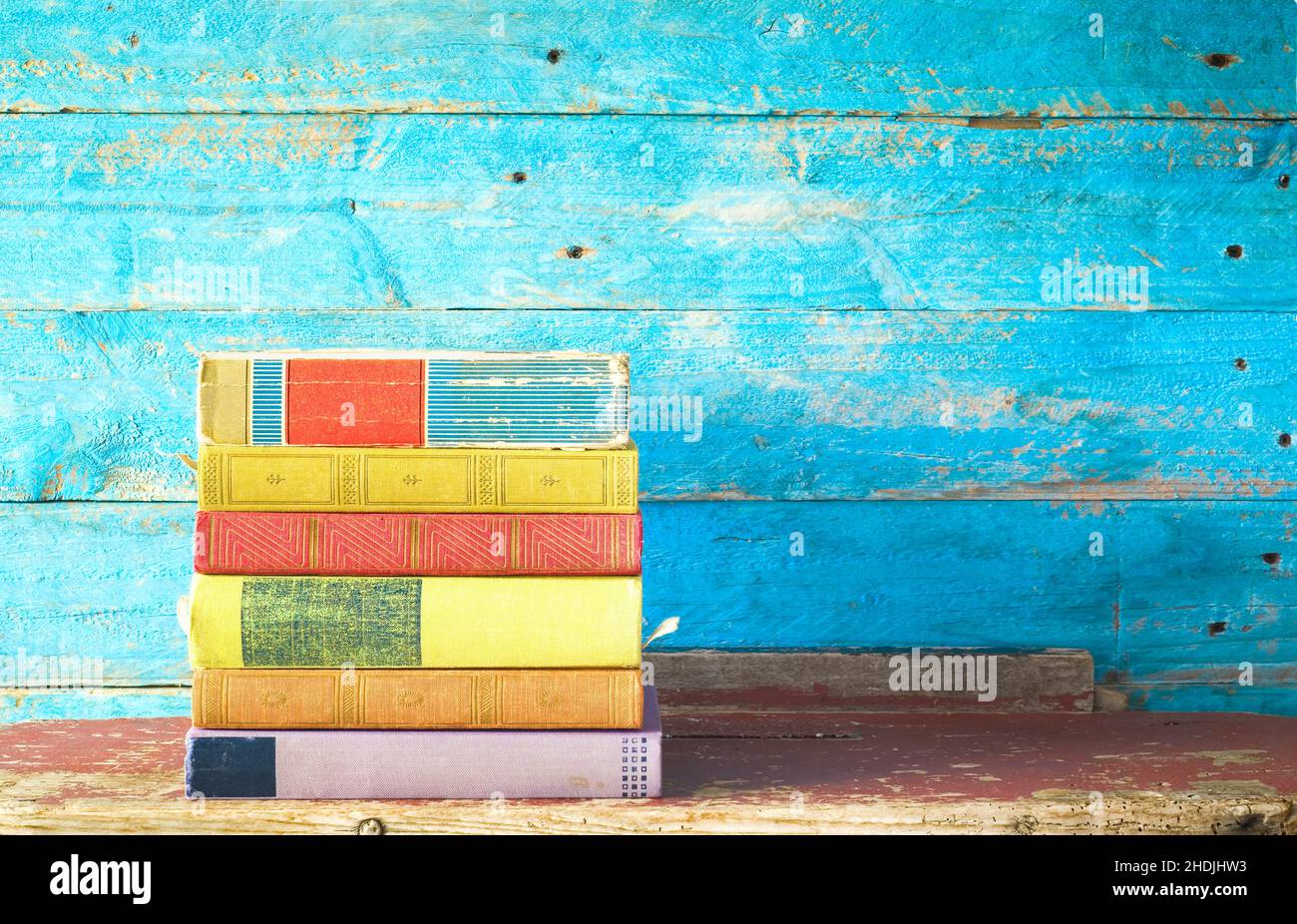 hardcover, stacking books, hardcovers Stock Photo - Alamy