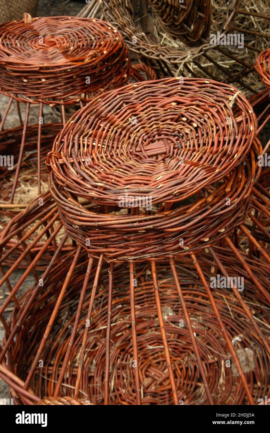 Whicker basket hi-res stock photography and images - Alamy