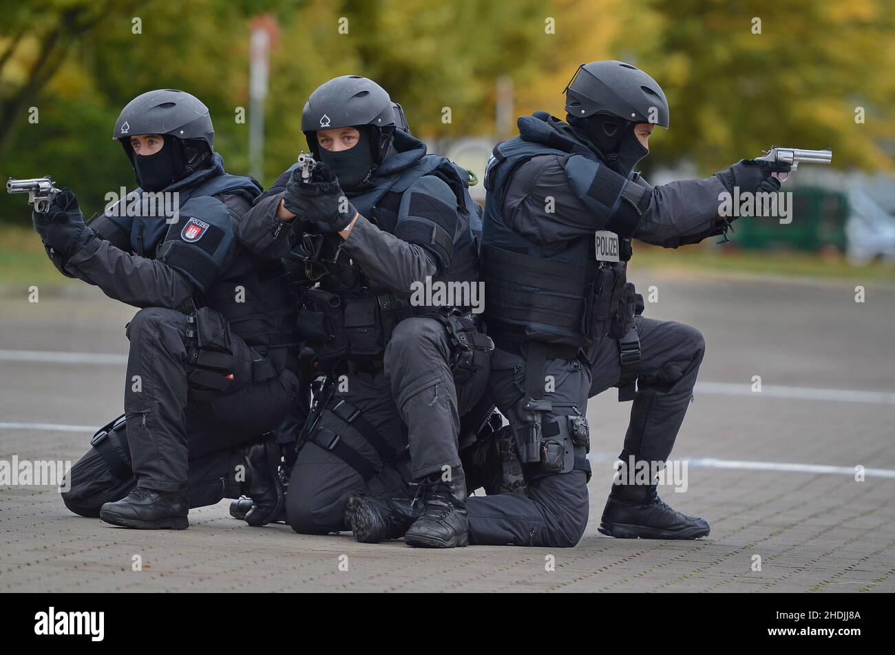 police, police operation, swat team, special operation, special ...