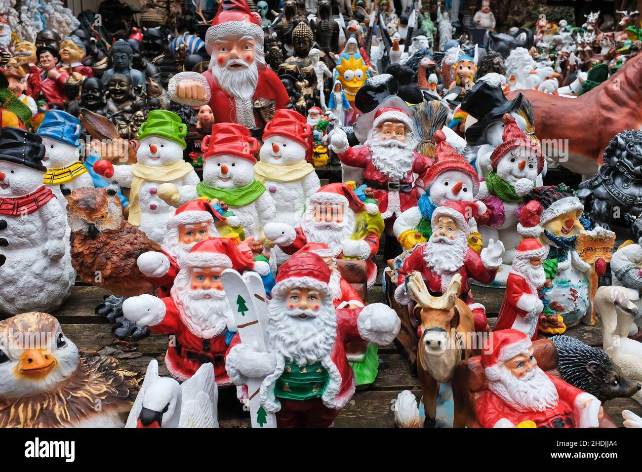 Kitschs hi-res stock photography and images - Alamy