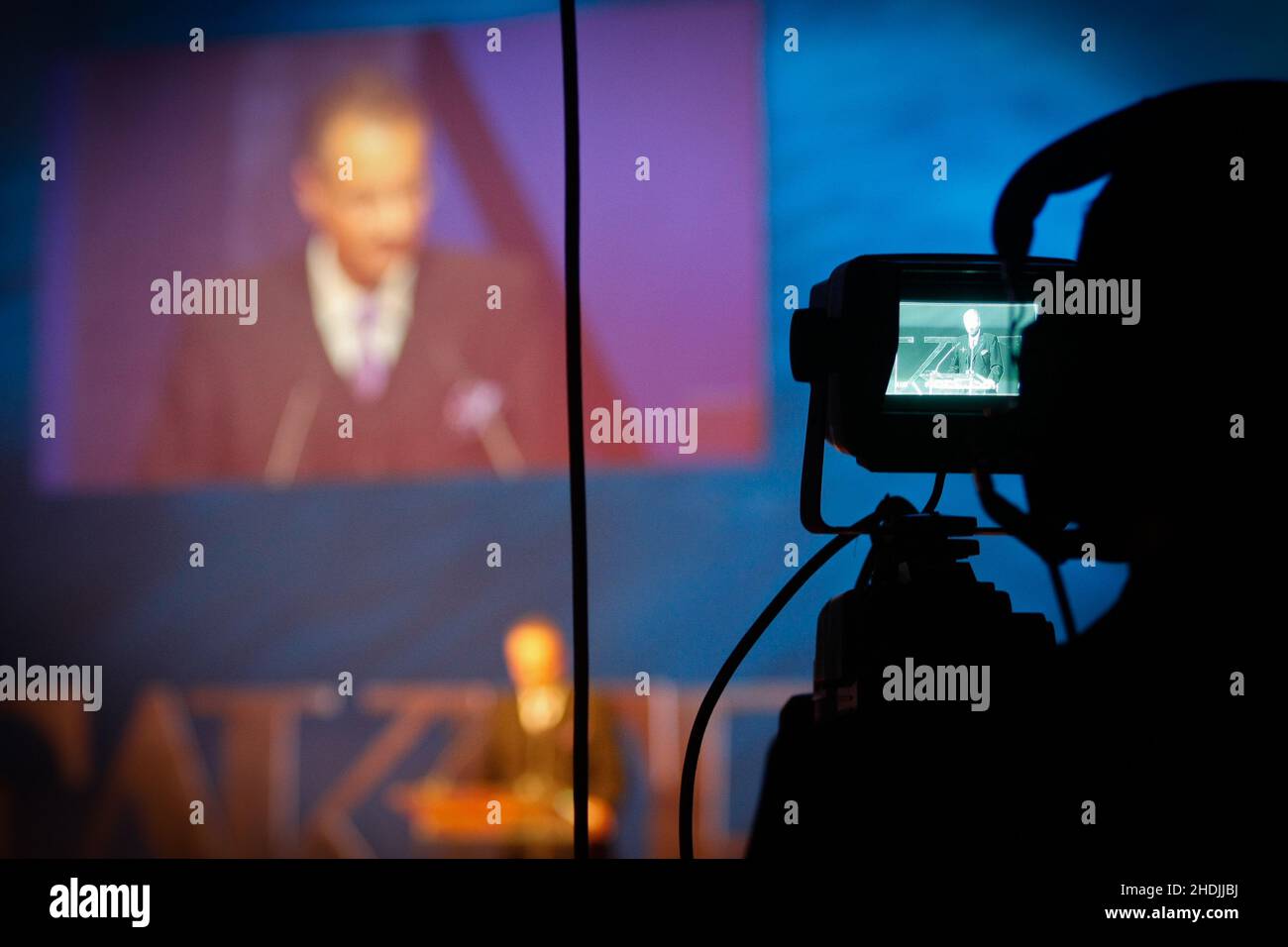 Broadcasts hi-res stock photography and images - Alamy