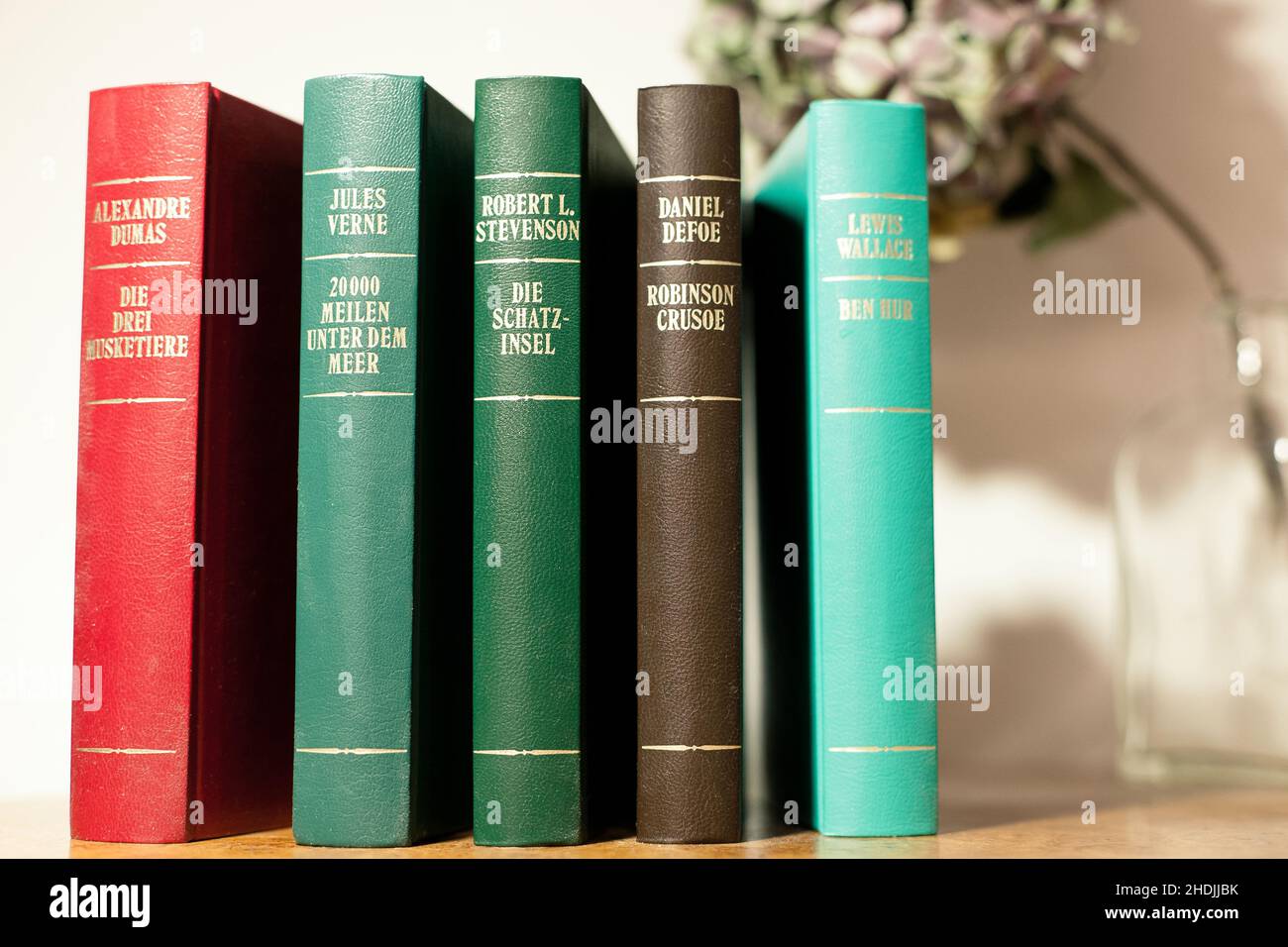 Classic novels hi-res stock photography and images - Alamy